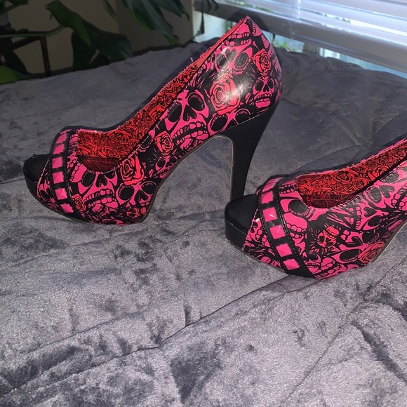 JustFab | Shoes | Steampunk Pinkblack Skull Heels | Poshmark